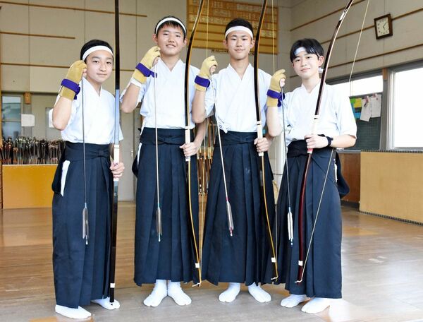 早稲田佐賀中、弓道男子全国V 鈴木、個人も制し2冠 コロナ下で通信大会の「JOCカップ」 | SAGA SSP