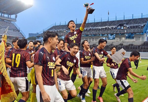 ＜全国高校サッカー選手権佐賀大会＞佐賀東が2大会連続優勝 決勝で龍谷を3―1 | SAGA SSP