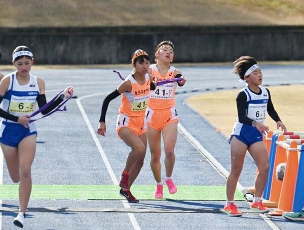 ＜全国中学校駅伝大会＞女子の東原庠舎中央校14位 2区の古賀が17人抜き 男子の啓成は40位 | SAGA SSP